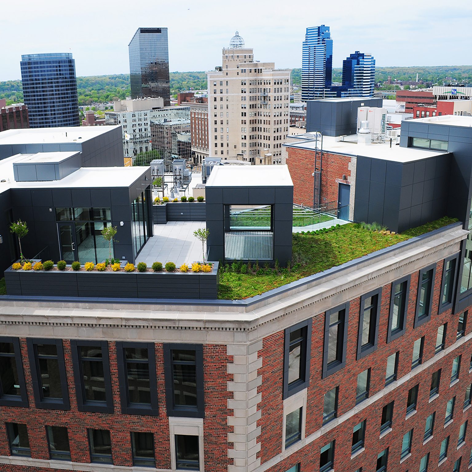 SkyDeck USA – Rooftop Patios. Simply done.