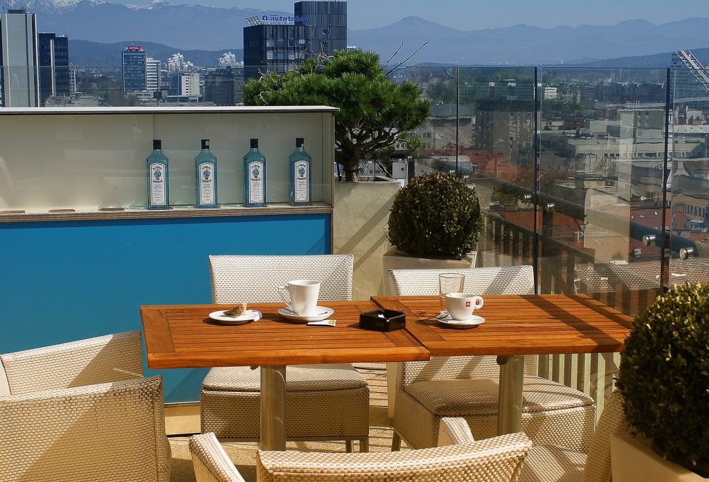 the best rooftop patio options for windy areas – SkyDeck USA